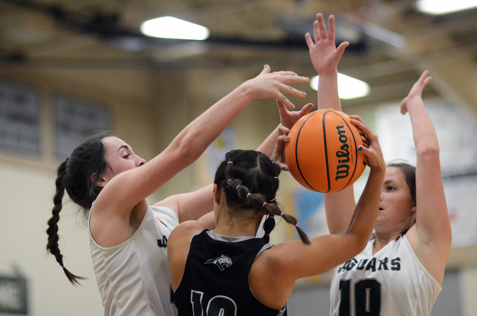 A-West and D’Evelyn girls basketball teams open with wins at Jungle Jam ...