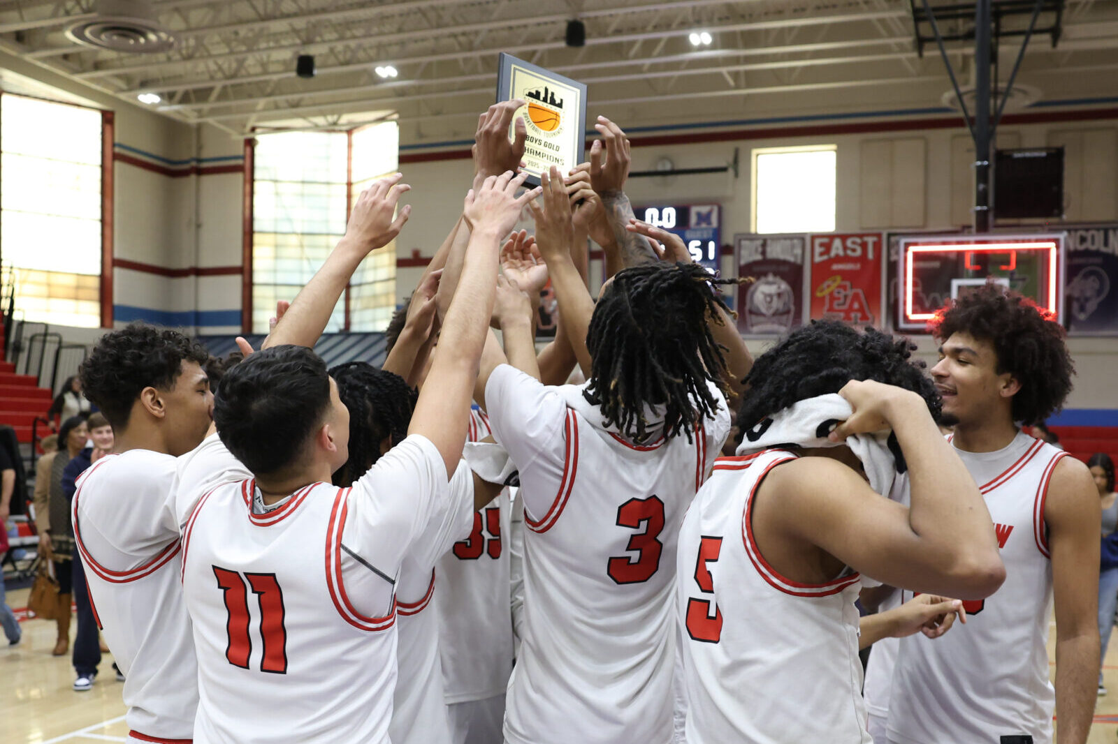 Rangeview boys basketball caps big season with City League title