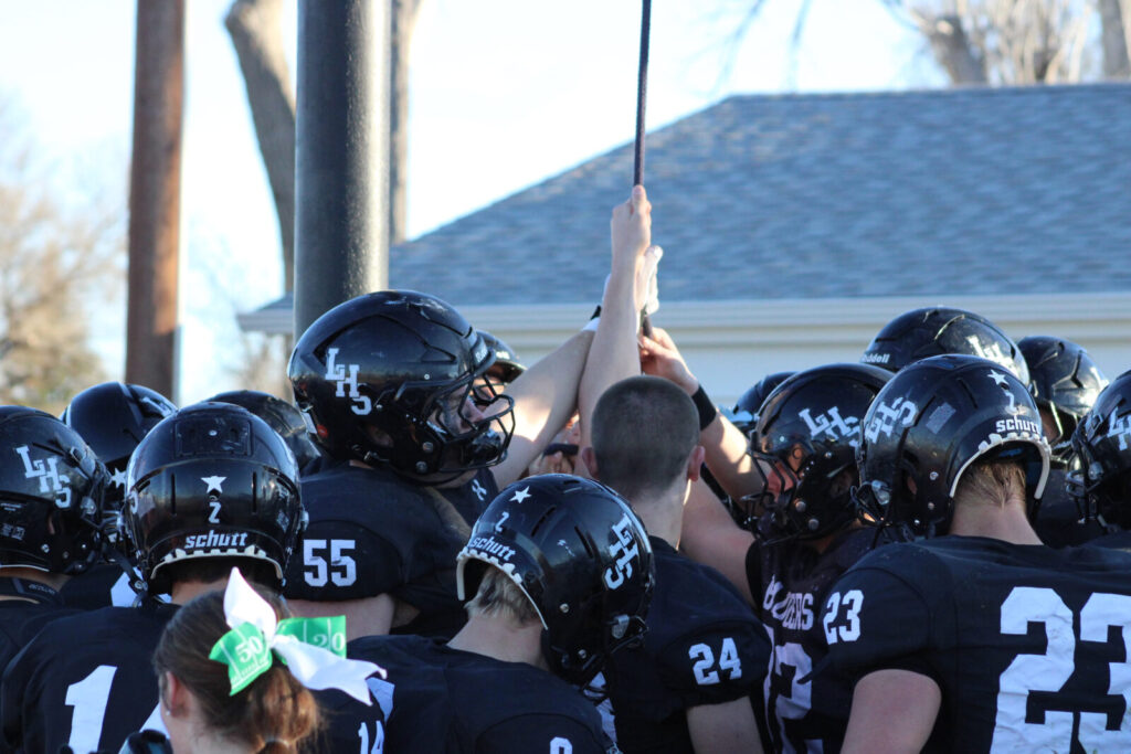 Titletown is title game bound: Limon tops Wray in 1A football semis