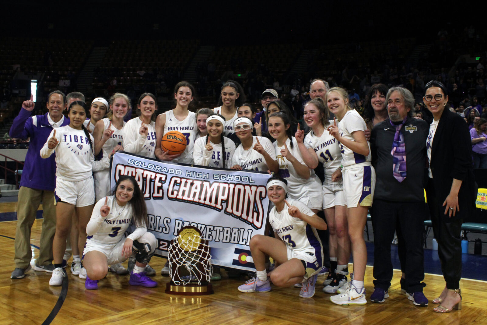 Holy Family powers by D'Evelyn to win 4A girls basketball title