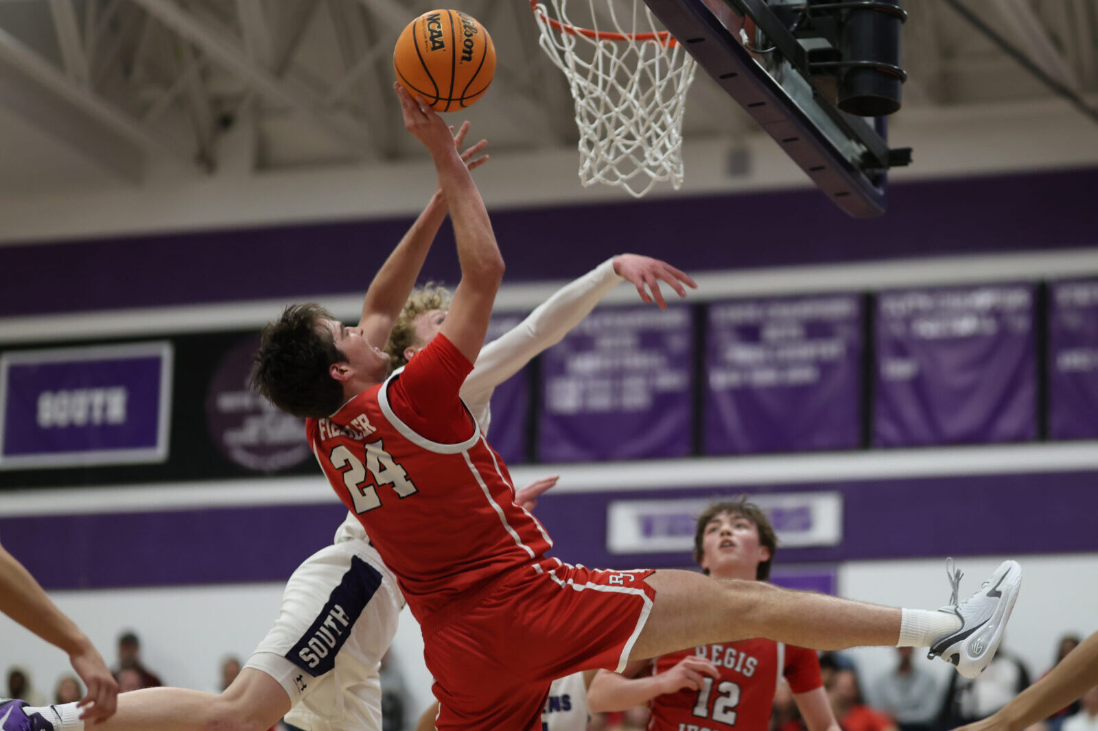 Regis Jesuit boys basketball tops Denver South to reach Sweet 16
