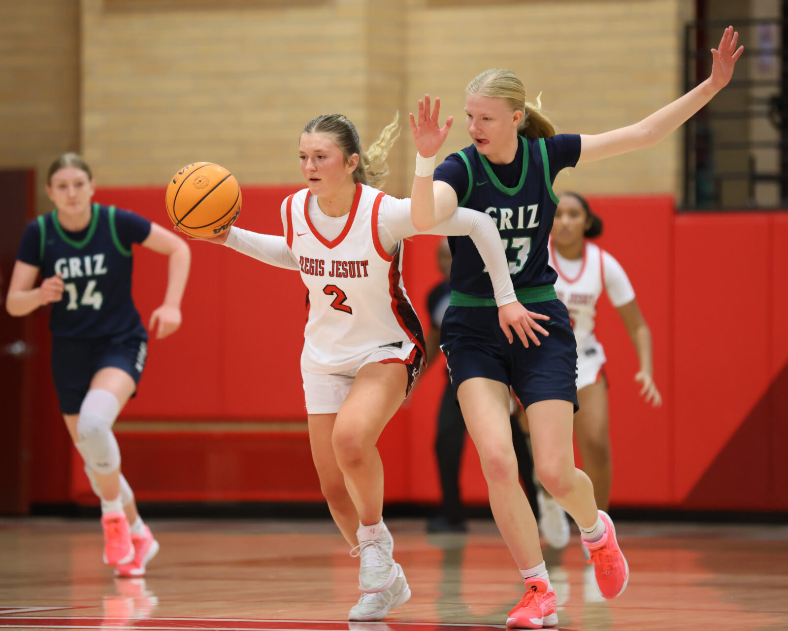 Regis Jesuit girls basketball edges ThunderRidge in league clash