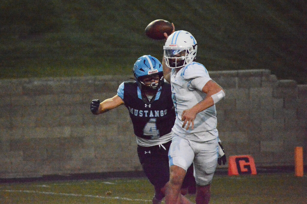 Ralston Valley football victorious in top-5 battle with Valor Christian ...